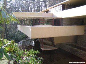 Frank Lloyd Wright's Fallingwater | Organic Architecture Exemplified